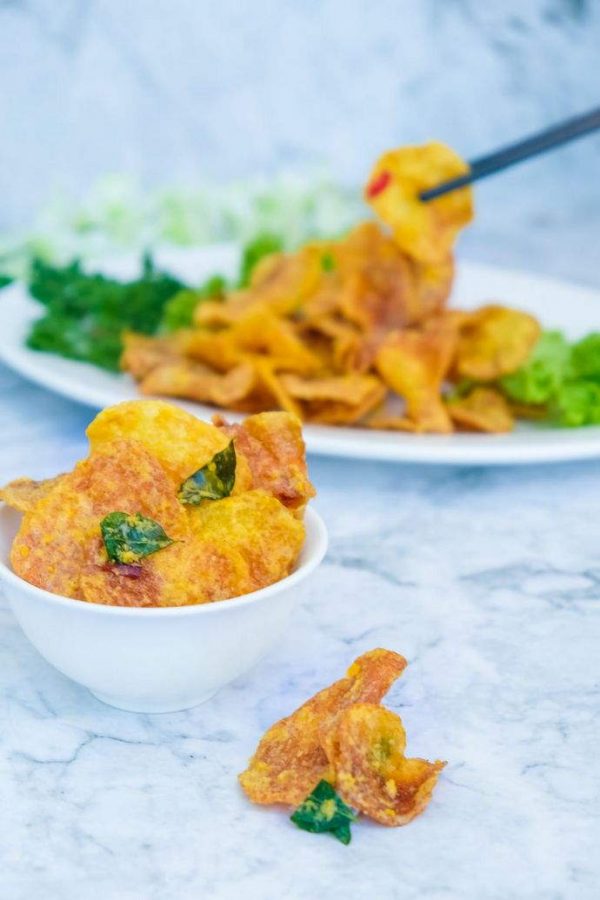 Crispy Fried Potato Slices with Salted Egg Yolk – the craver's guide